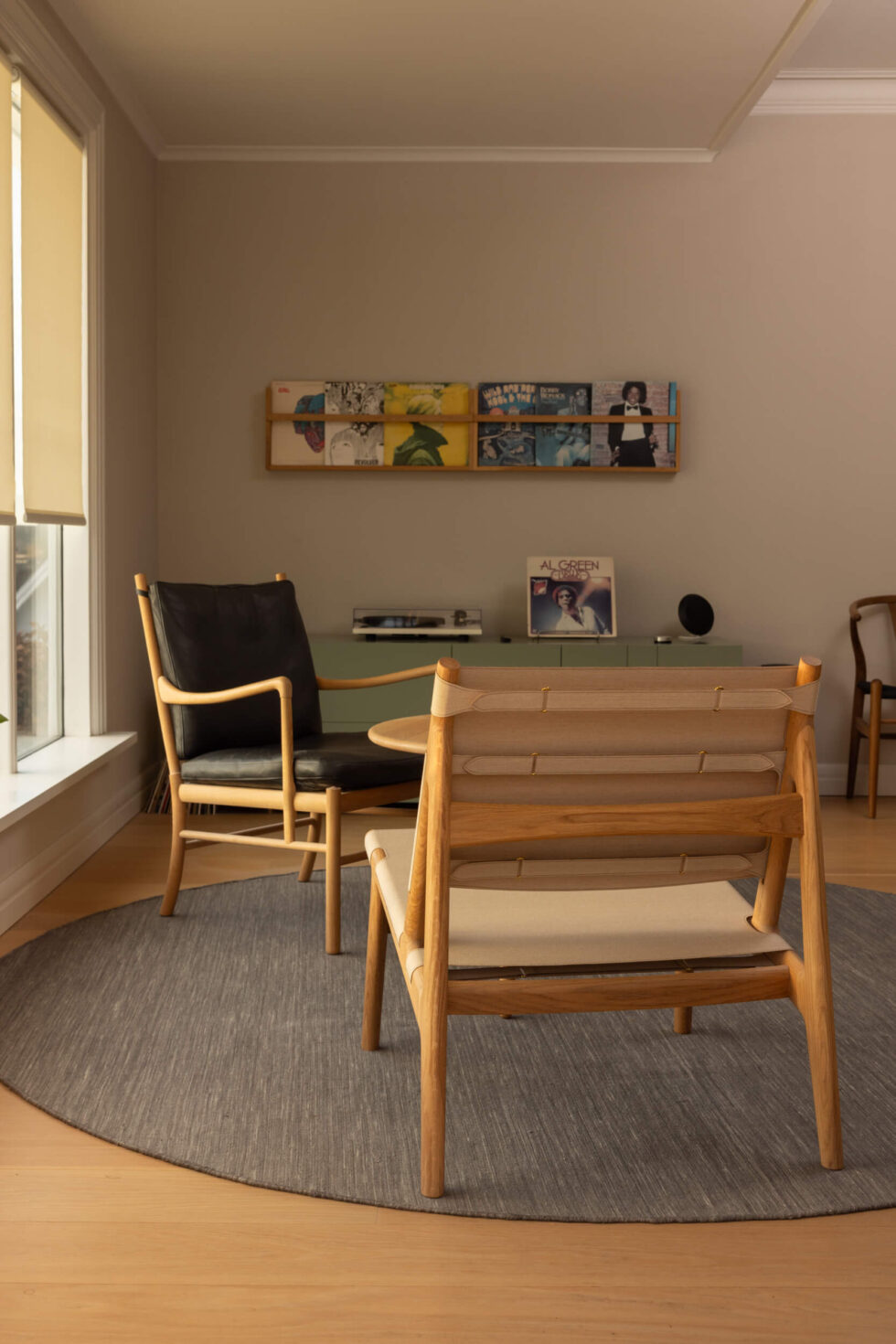 The Iconic Hunter Lounge Chair – now dressed in canvas - EIKUND